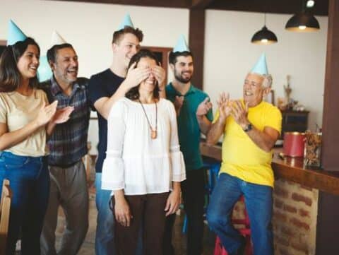 Best Practices for Organizing Large Group Team Building Activities